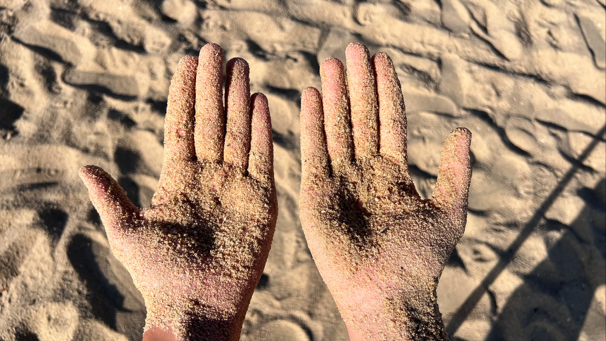 World's First Sand Repellent - Ramla Body